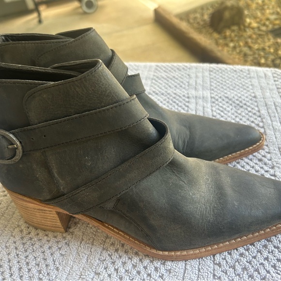 Free People | Shoes | Free People Stylish Washed Black Leather Ankle ...